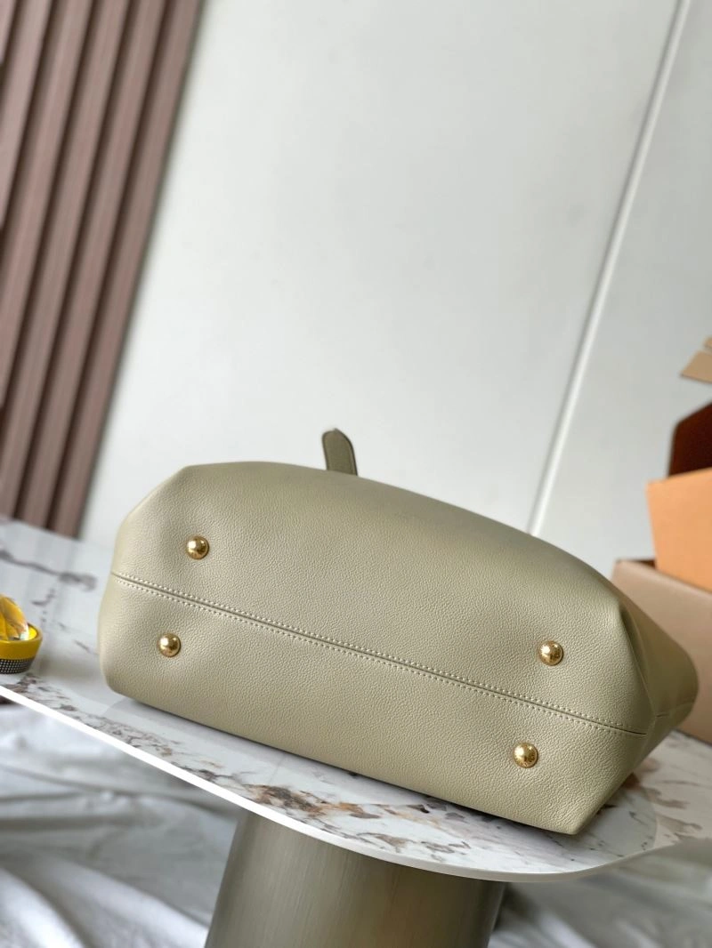 Value-priced Louis Vuitton Shopping Bags
