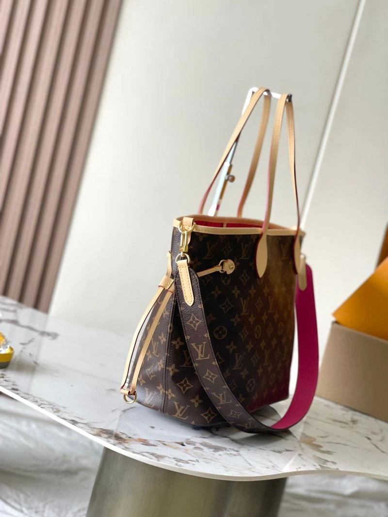 Indistinguishable Louis Vuitton Shopping Bags
