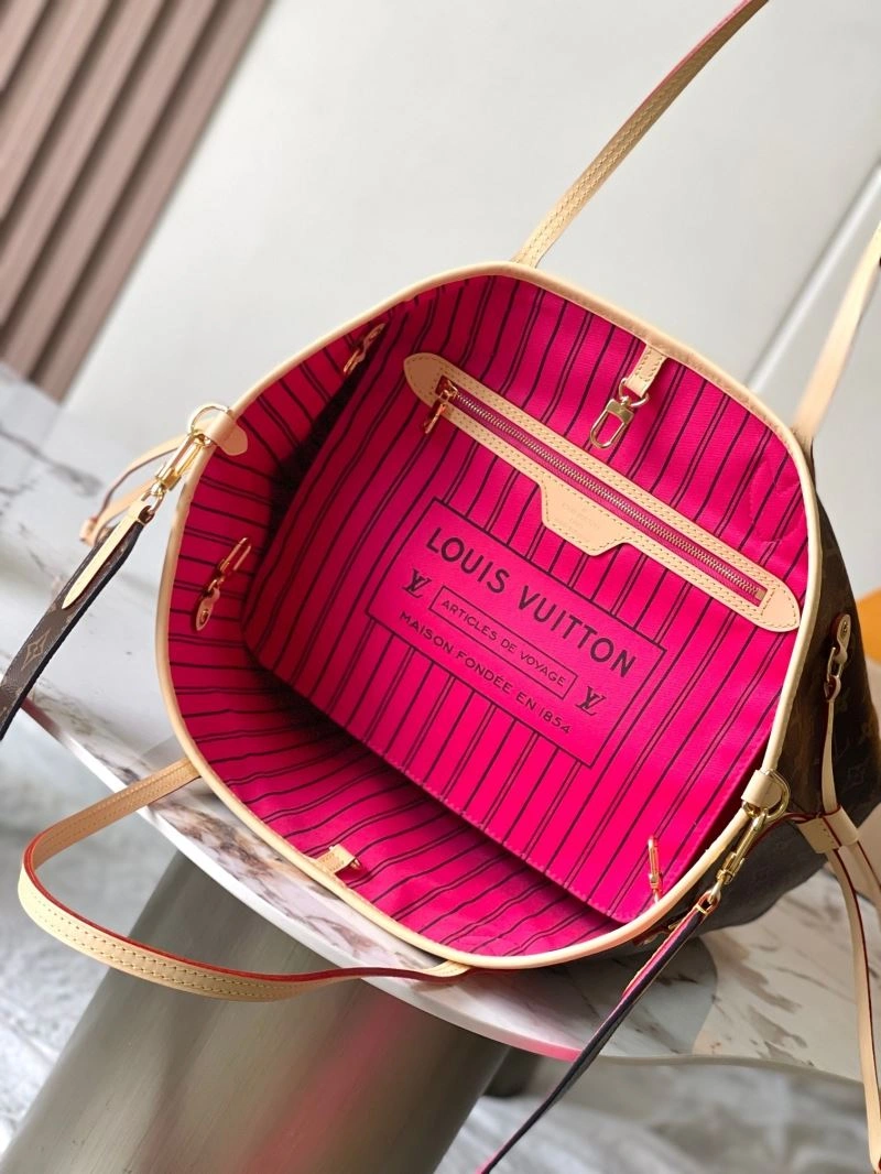 Indistinguishable Louis Vuitton Shopping Bags