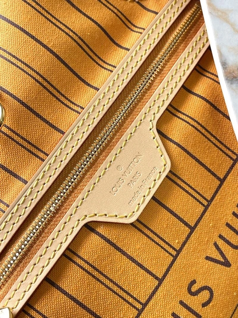 Top mirror Louis Vuitton Shopping Bags