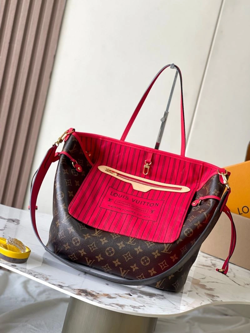 Indistinguishable Louis Vuitton Shopping Bags