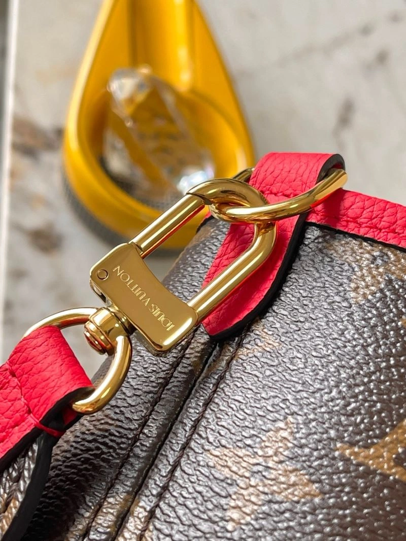 Indistinguishable Louis Vuitton Shopping Bags