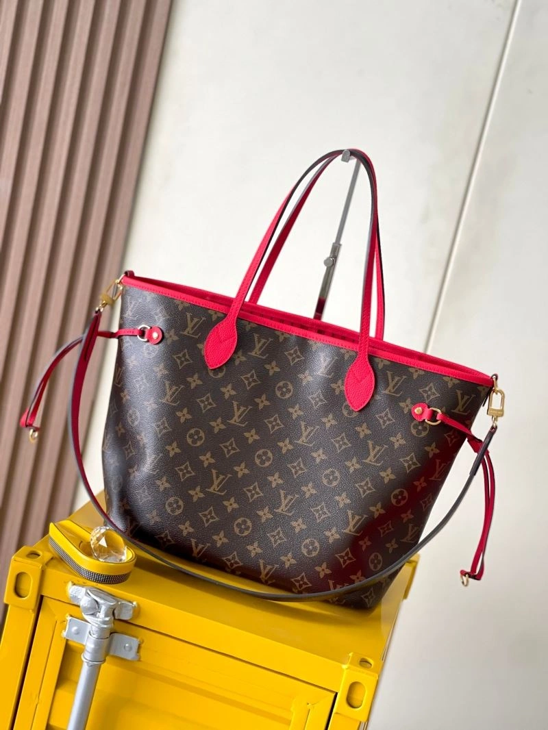 Indistinguishable Louis Vuitton Shopping Bags
