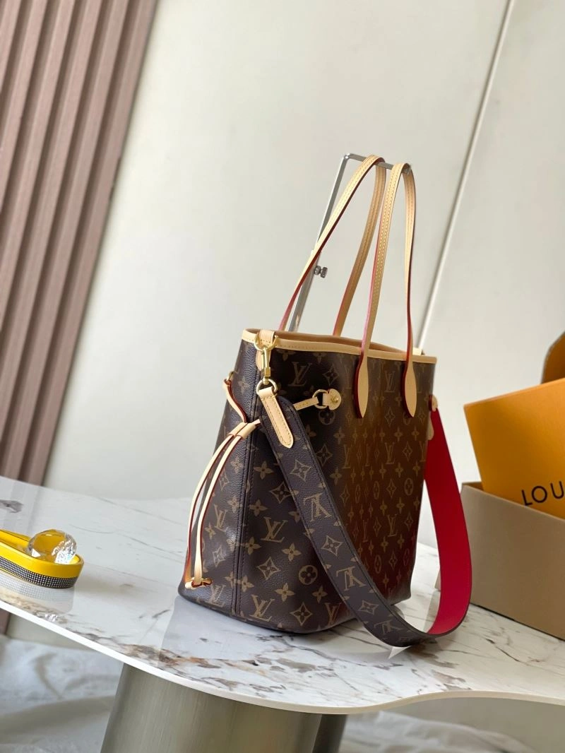 Indistinguishable Louis Vuitton Shopping Bags