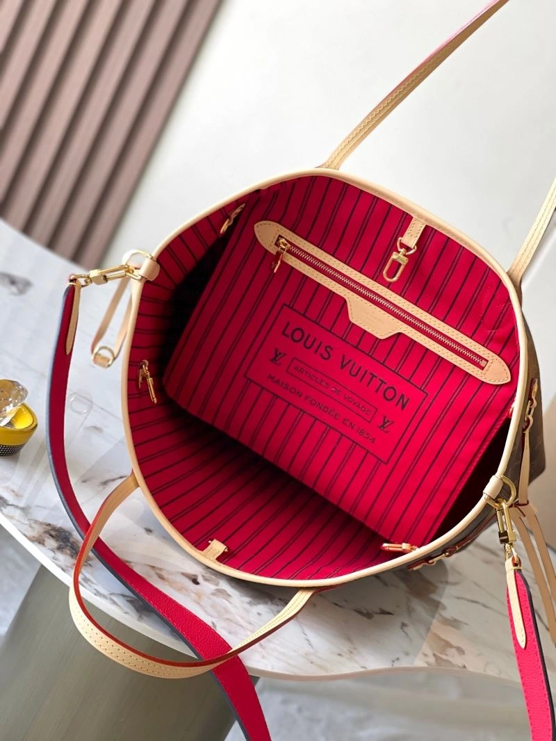 Indistinguishable Louis Vuitton Shopping Bags