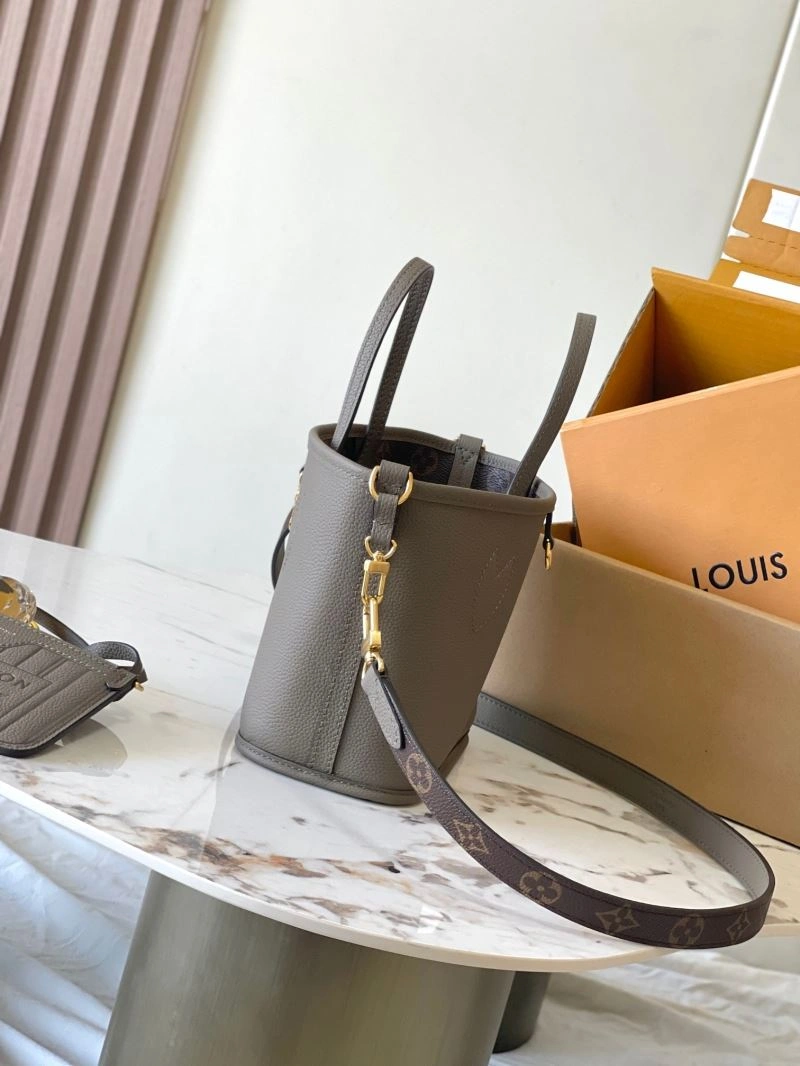 Accurate model Louis Vuitton Shopping Bags
