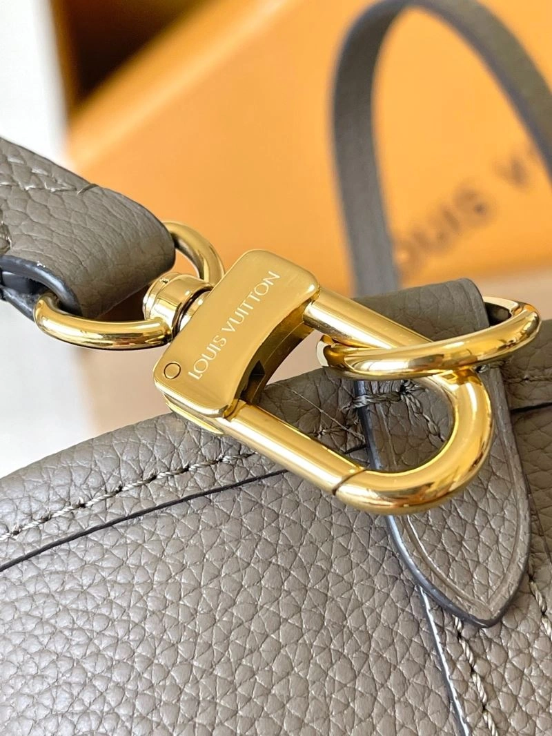 Accurate model Louis Vuitton Shopping Bags
