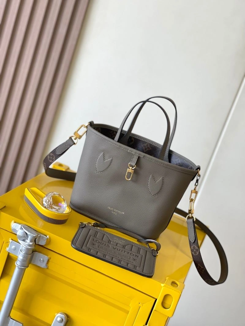 Accurate model Louis Vuitton Shopping Bags