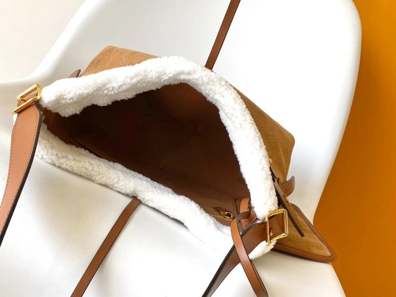 Exact replica Louis Vuitton Shopping Bags