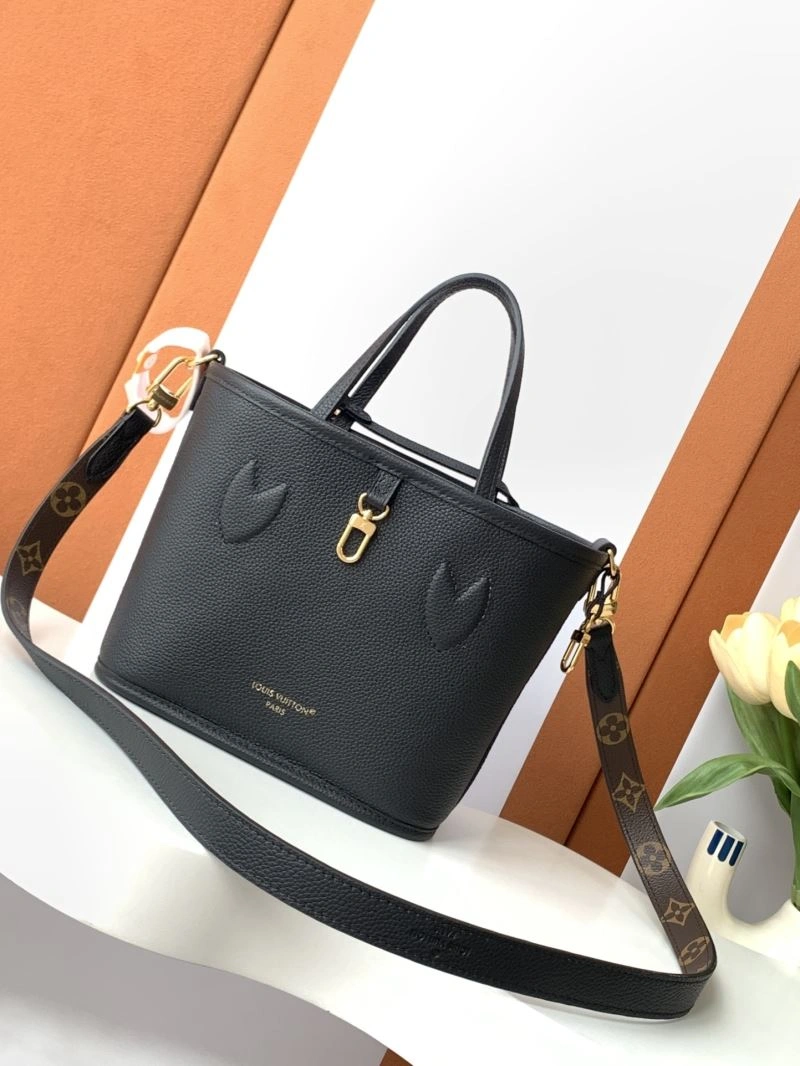 Accurate model Louis Vuitton Shopping Bags