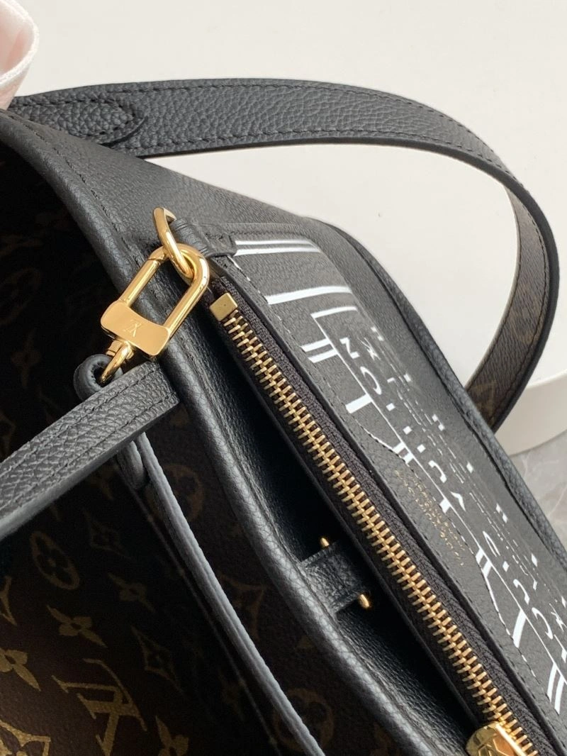 Accurate model Louis Vuitton Shopping Bags