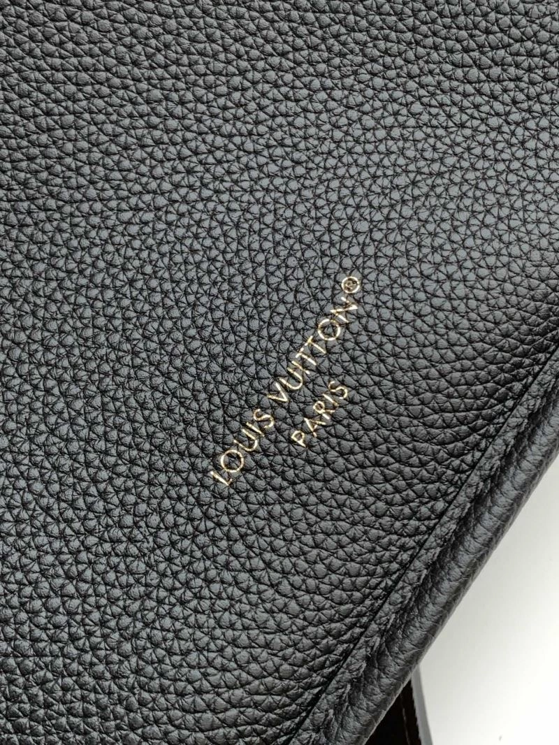 Accurate model Louis Vuitton Shopping Bags