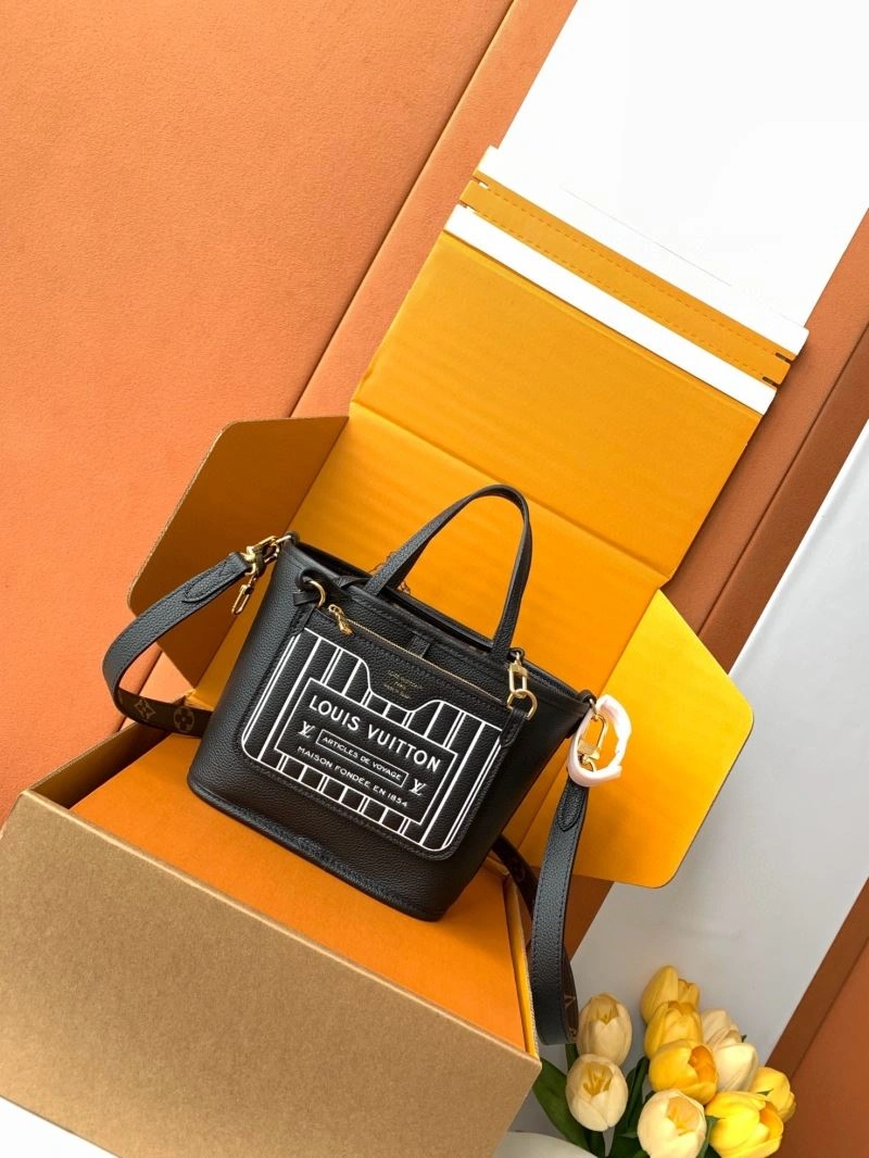 Accurate model Louis Vuitton Shopping Bags
