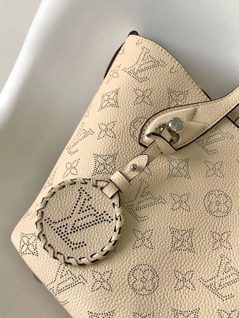 Low-cost Louis Vuitton Shopping Bags