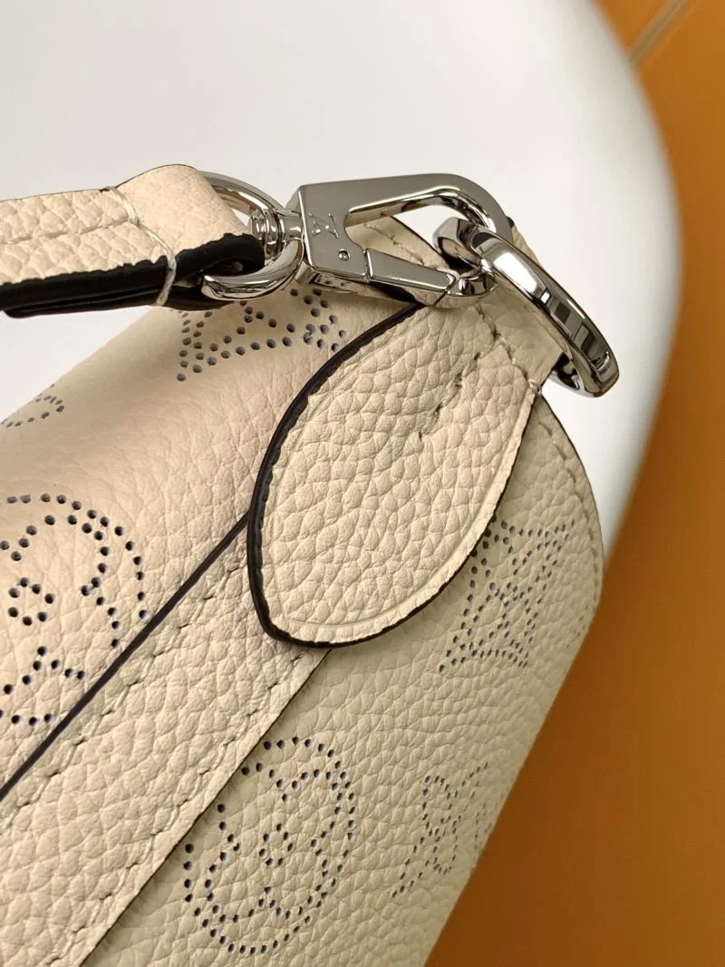 Low-cost Louis Vuitton Shopping Bags