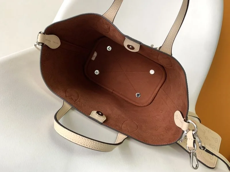 Low-cost Louis Vuitton Shopping Bags