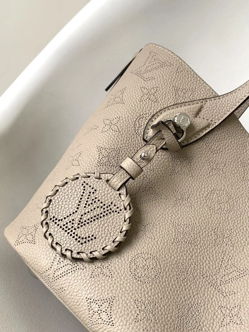 Inexpensive Louis Vuitton Shopping Bags