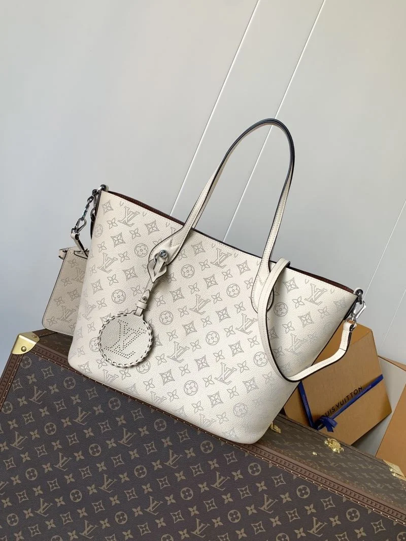 High accuracy Louis Vuitton Shopping Bags