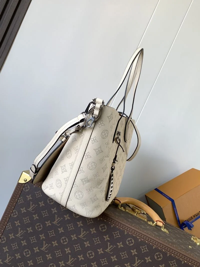 High accuracy Louis Vuitton Shopping Bags