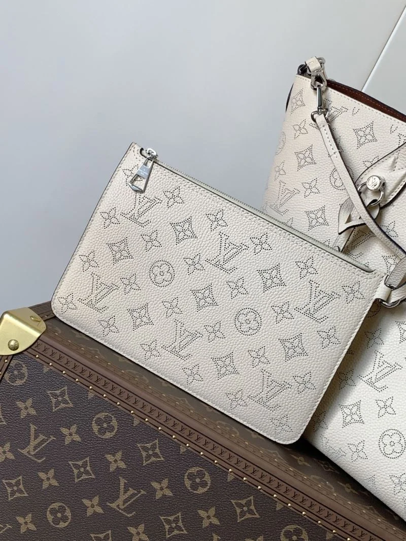 High accuracy Louis Vuitton Shopping Bags