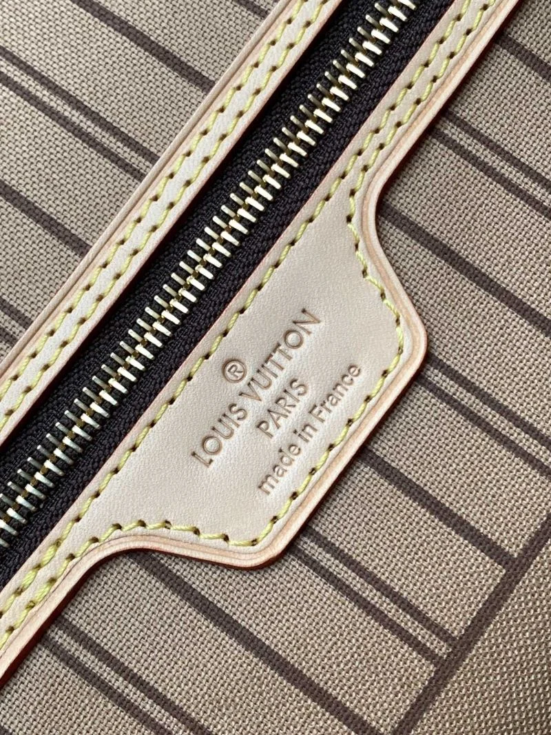 Bargain Louis Vuitton Shopping Bags