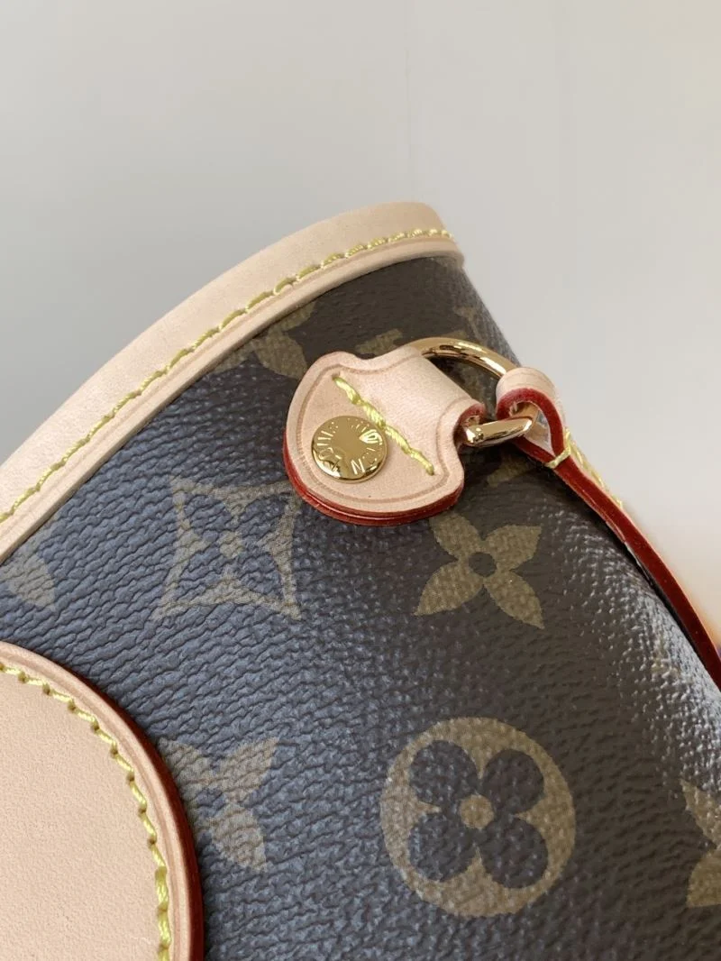 High accuracy Louis Vuitton Shopping Bags