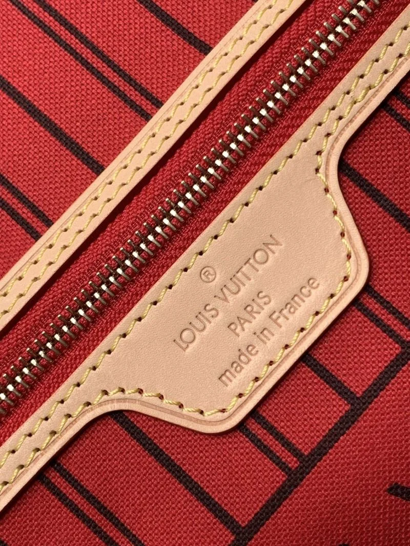 Exact replica Louis Vuitton Shopping Bags