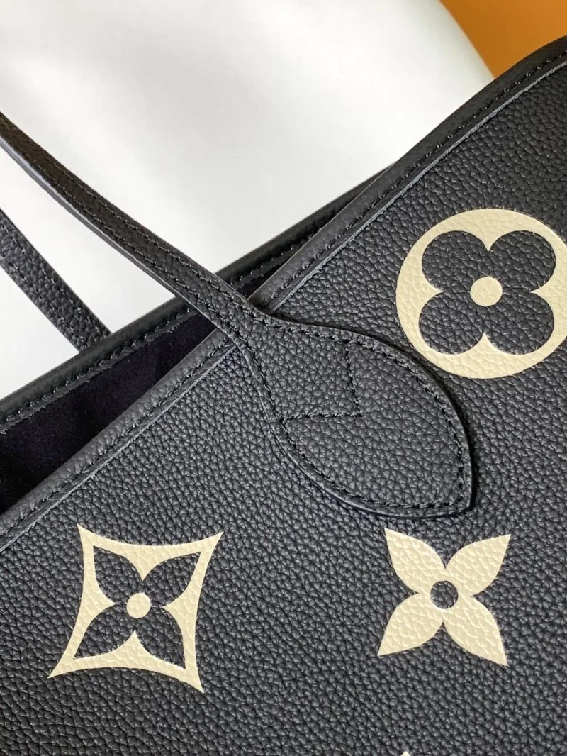 Accurate model Louis Vuitton Shopping Bags