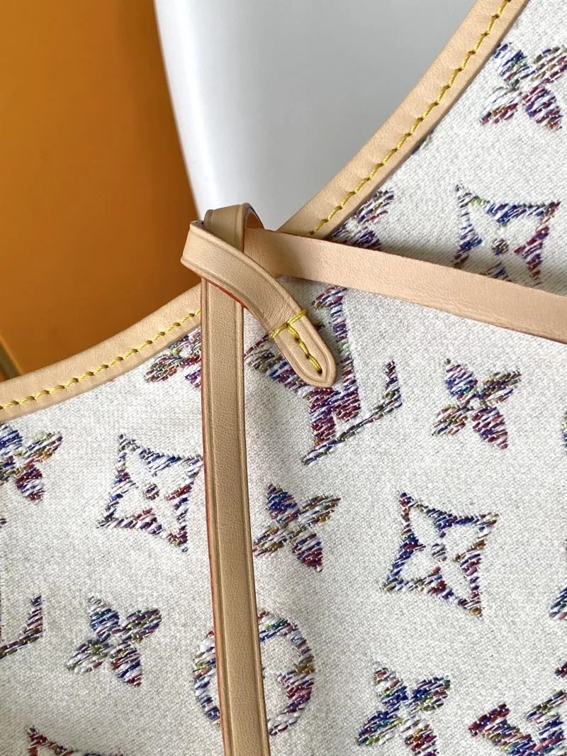 Accurate model Louis Vuitton Shopping Bags
