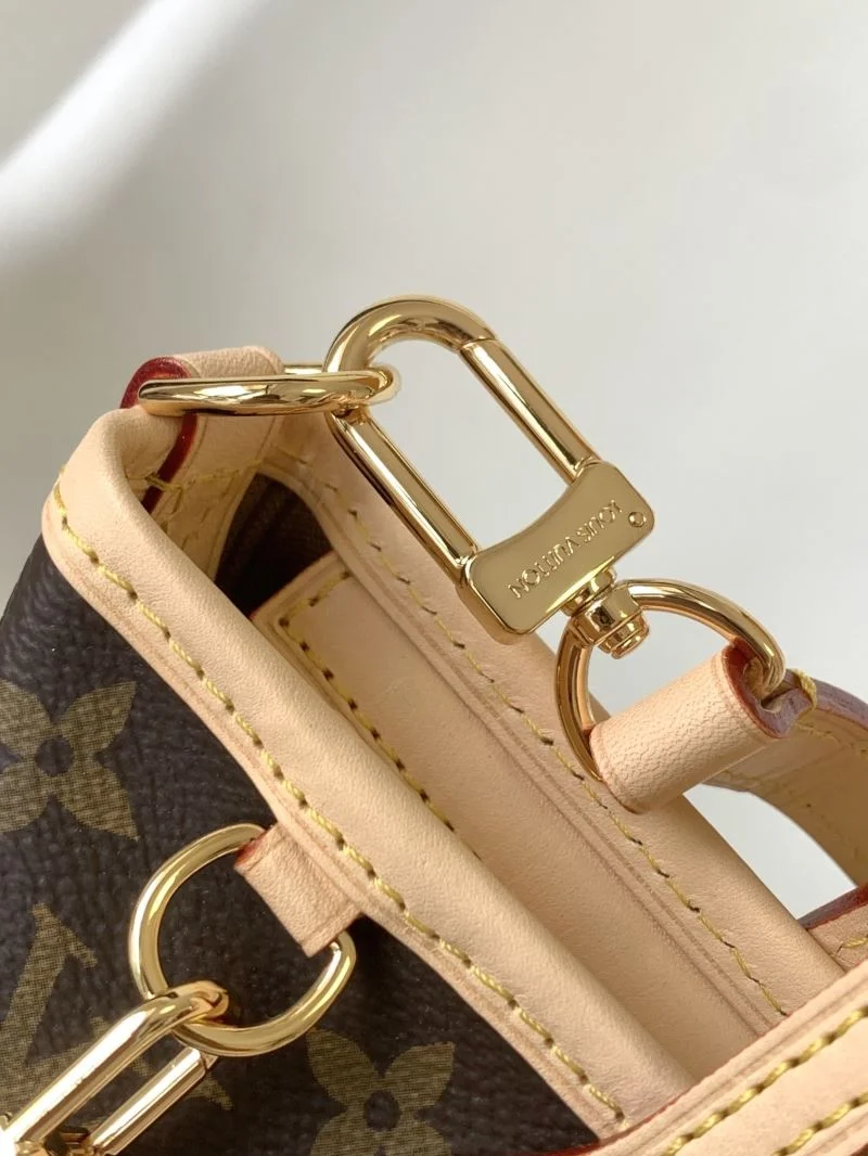 Exact replica Louis Vuitton Shopping Bags