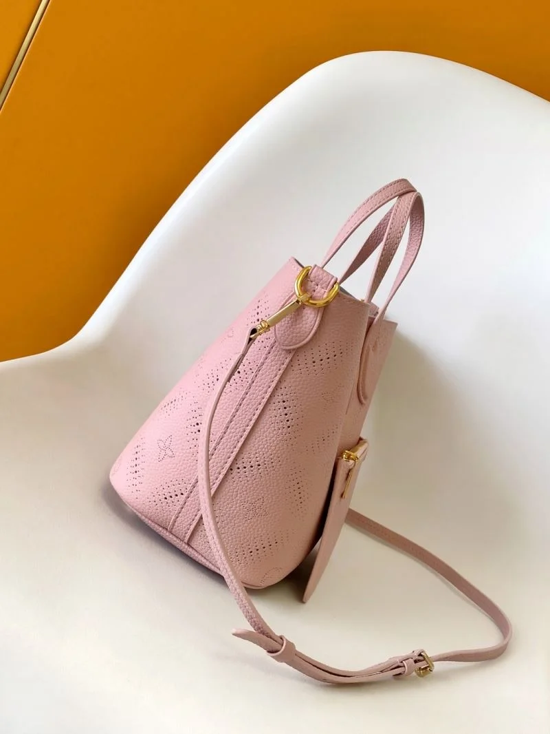 Accurate model Louis Vuitton Shopping Bags