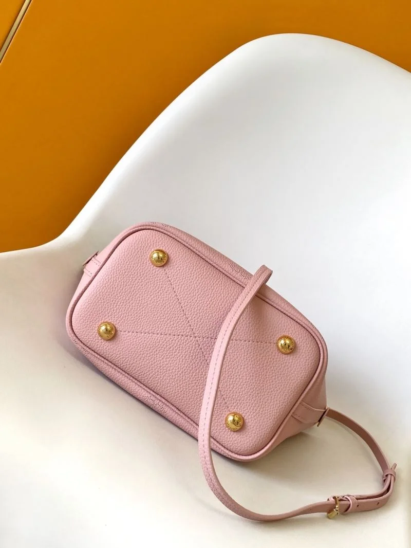 Accurate model Louis Vuitton Shopping Bags