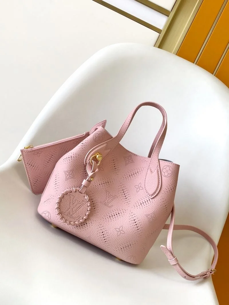Accurate model Louis Vuitton Shopping Bags