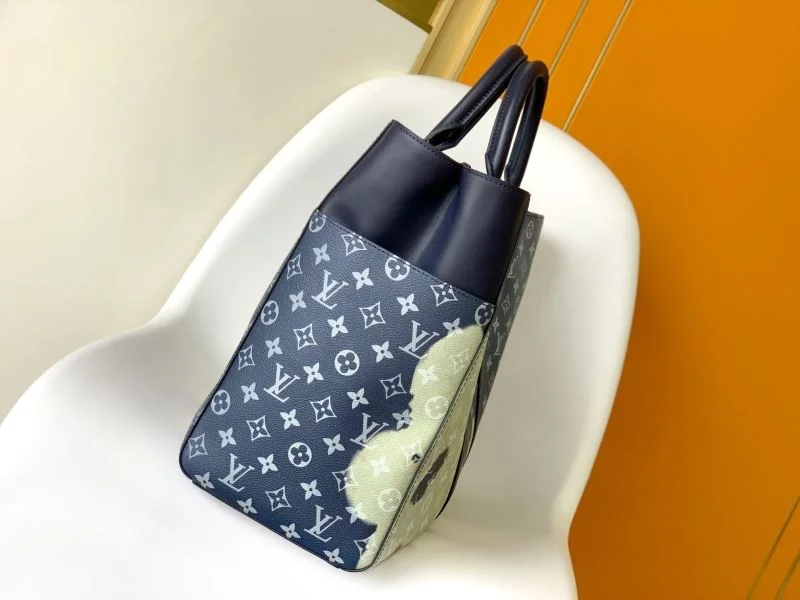 Accurate model Louis Vuitton Shopping Bags