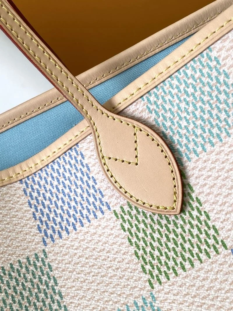 Top mirror Louis Vuitton Shopping Bags