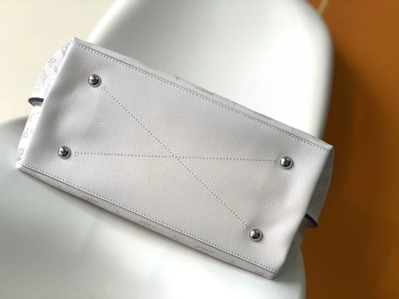 Bargain Louis Vuitton Shopping Bags
