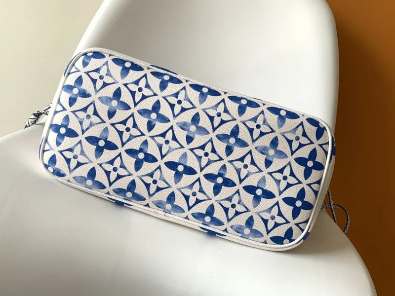 Mirror quality Louis Vuitton Shopping Bags