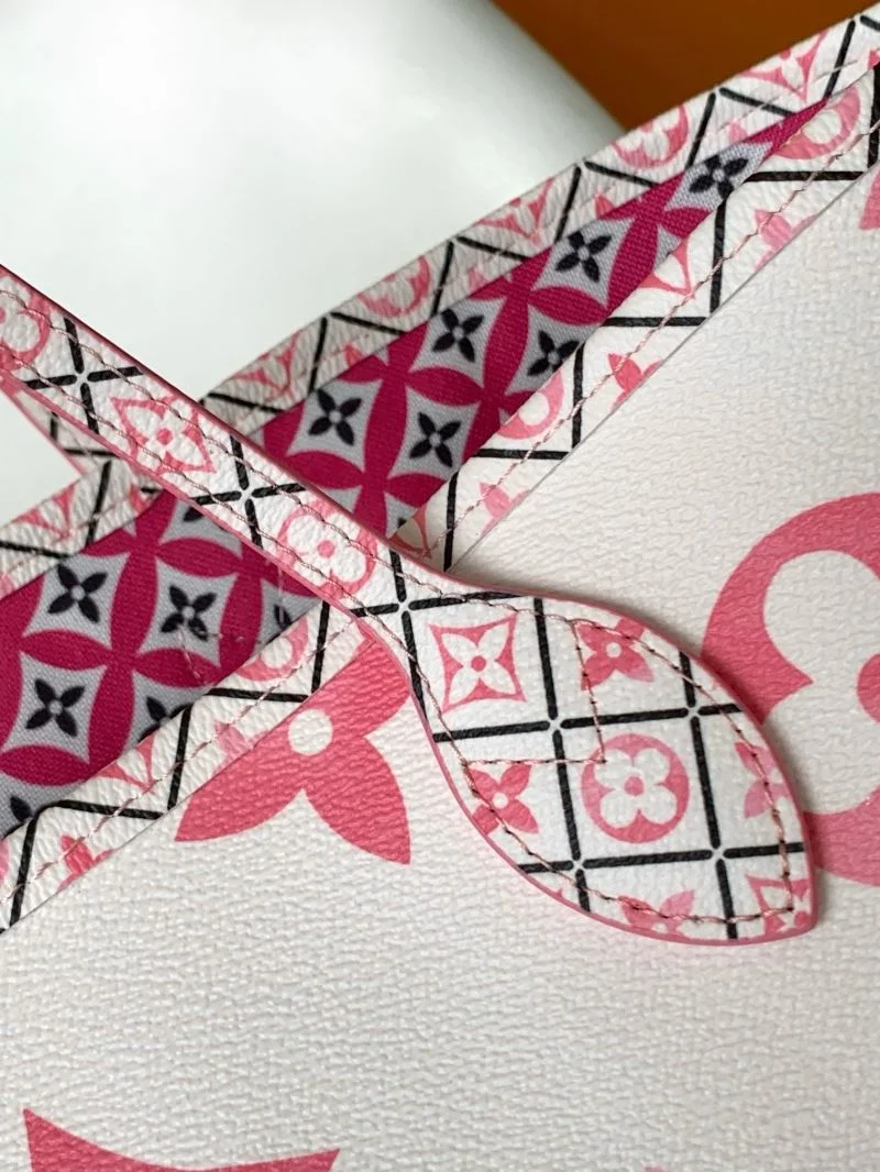 Top mirror Louis Vuitton Shopping Bags