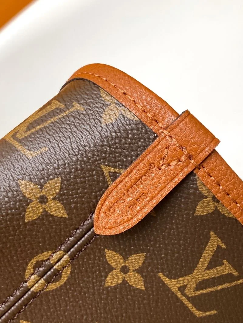 Low-cost Louis Vuitton Shopping Bags