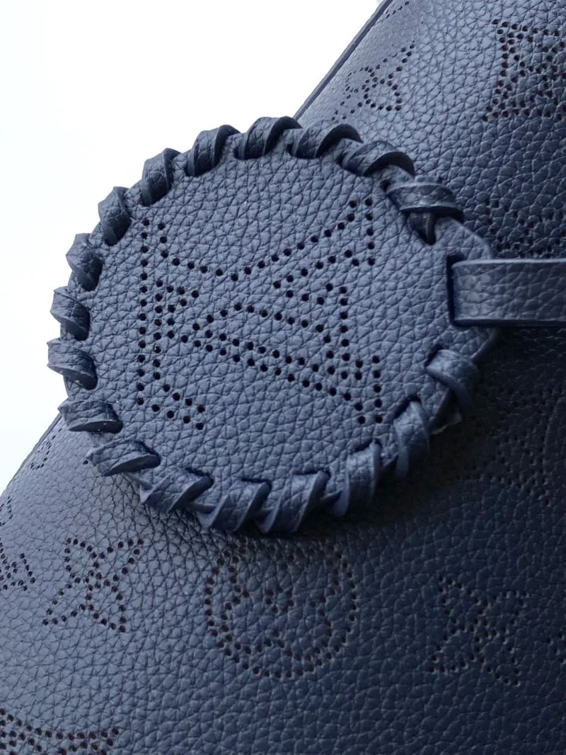 Bargain Louis Vuitton Shopping Bags