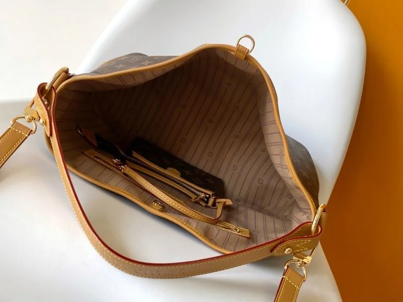 High accuracy Louis Vuitton Shopping Bags