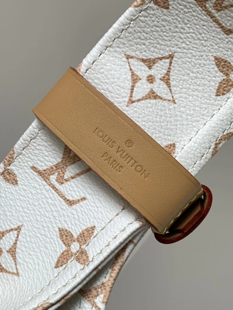 Mirror quality Louis Vuitton Shopping Bags