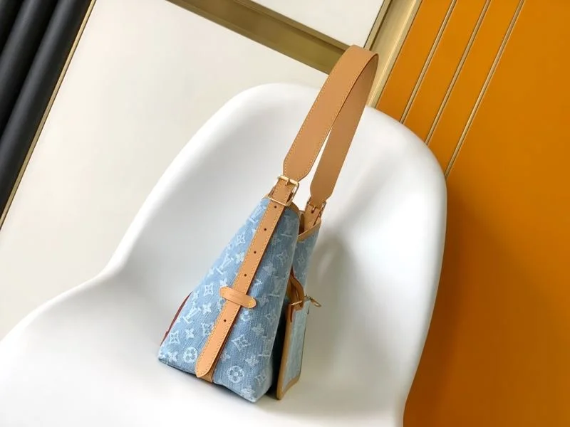 Exact replica Louis Vuitton Shopping Bags