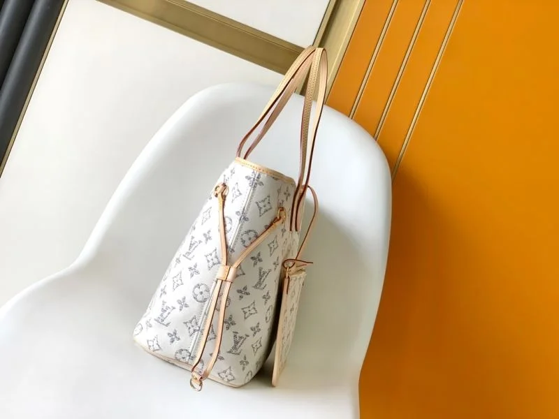 Top mirror Louis Vuitton Shopping Bags