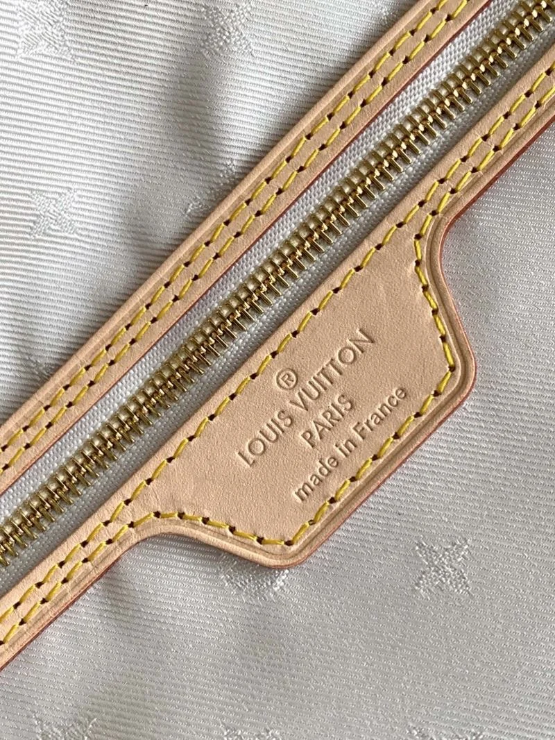 Top mirror Louis Vuitton Shopping Bags