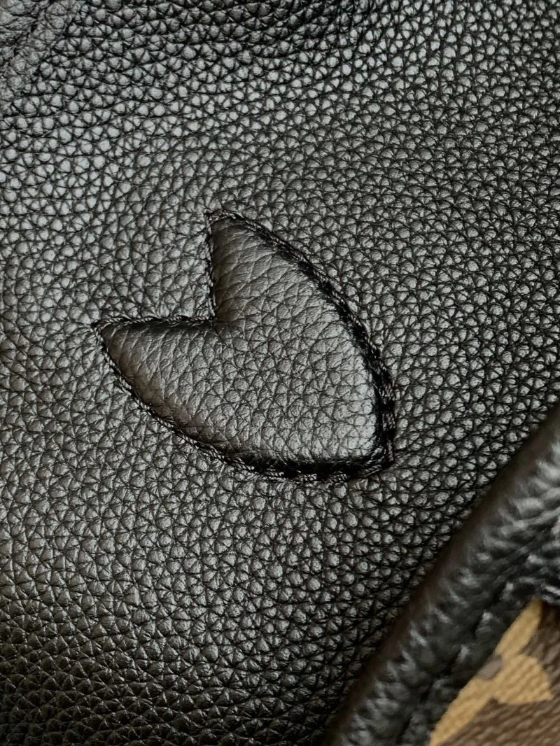 Factory-made Louis Vuitton Shopping Bags