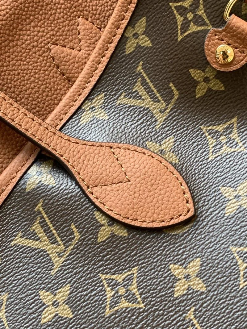Accurate model Louis Vuitton Shopping Bags