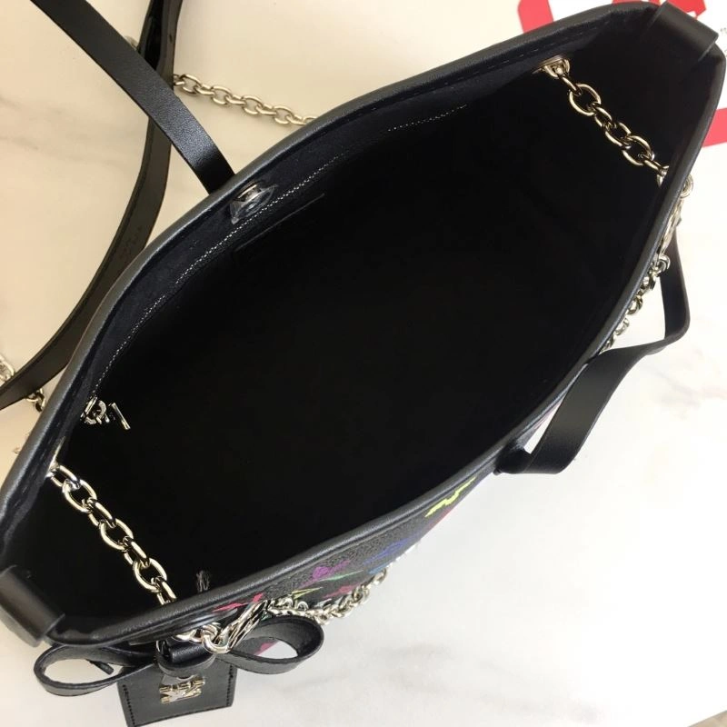Indistinguishable Louis Vuitton Shopping Bags
