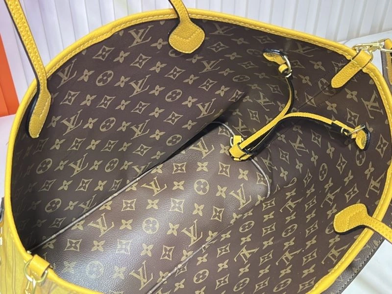 High accuracy Louis Vuitton Shopping Bags