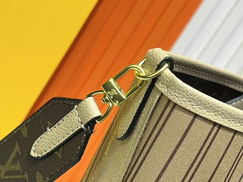 Top mirror Louis Vuitton Shopping Bags